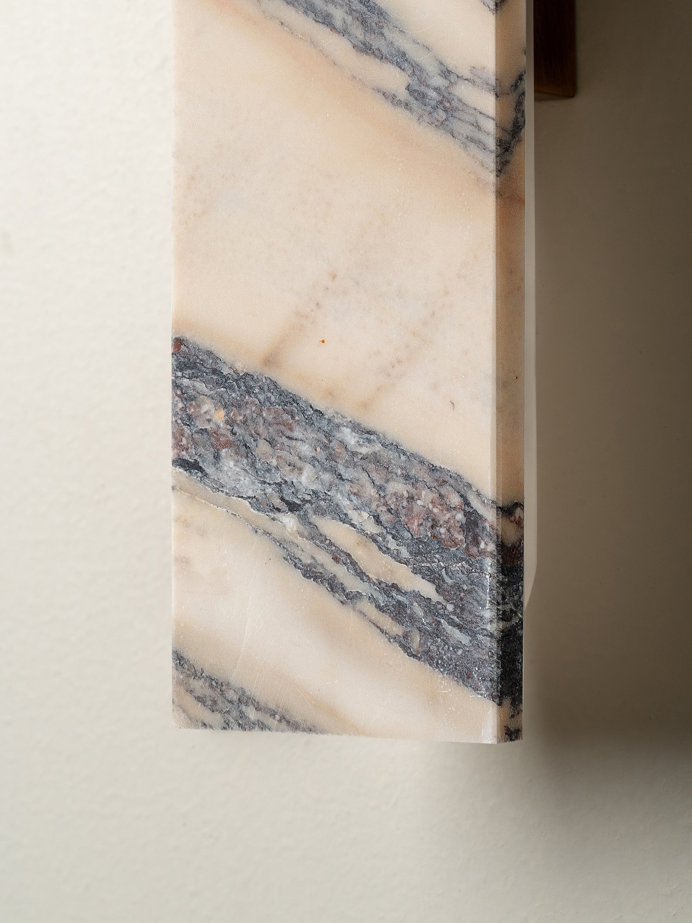 Canti - Calacatta Viola marble and aged brass rectangular wall light