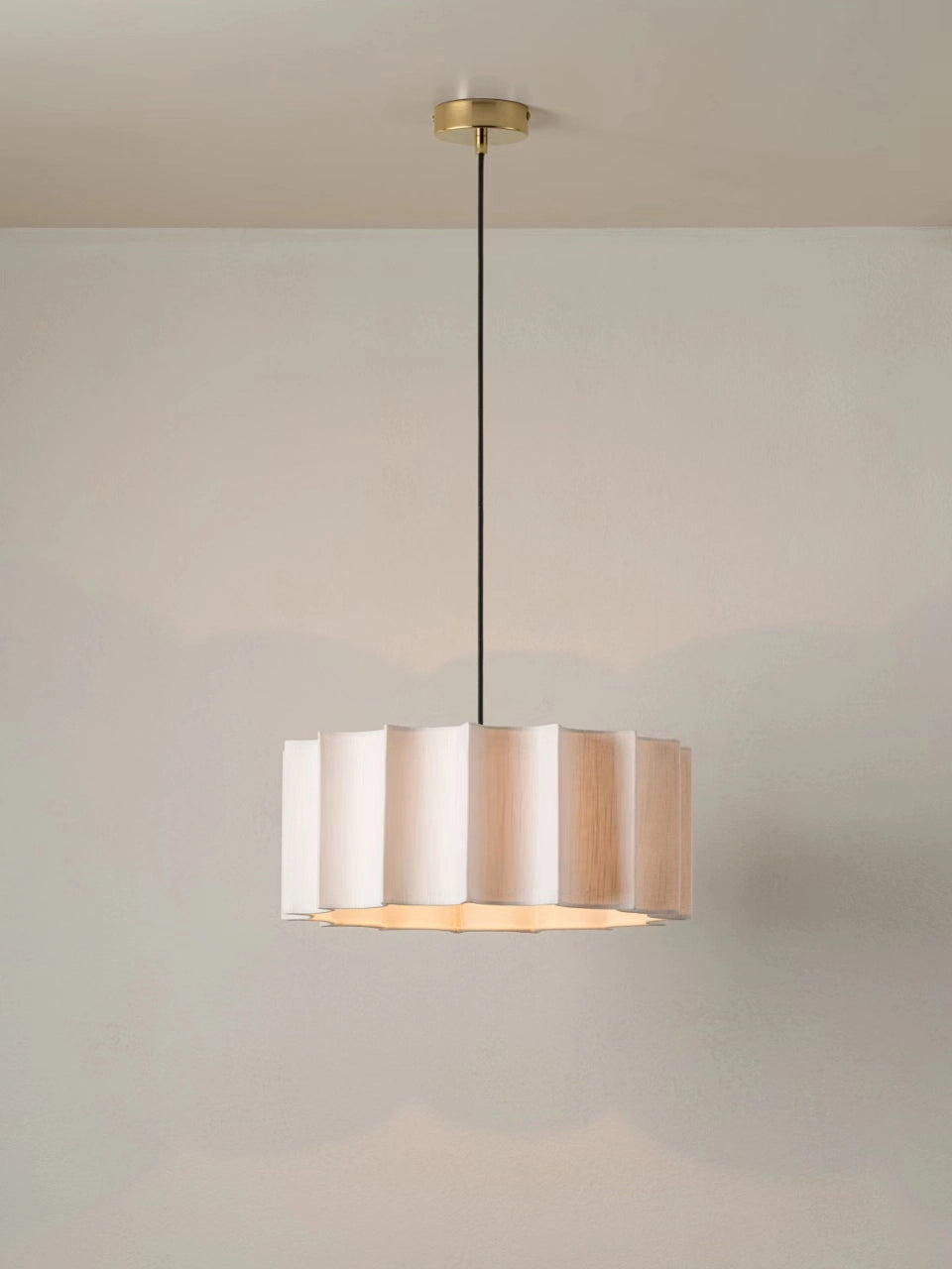Viotti - white inverted scallop linen lampshade